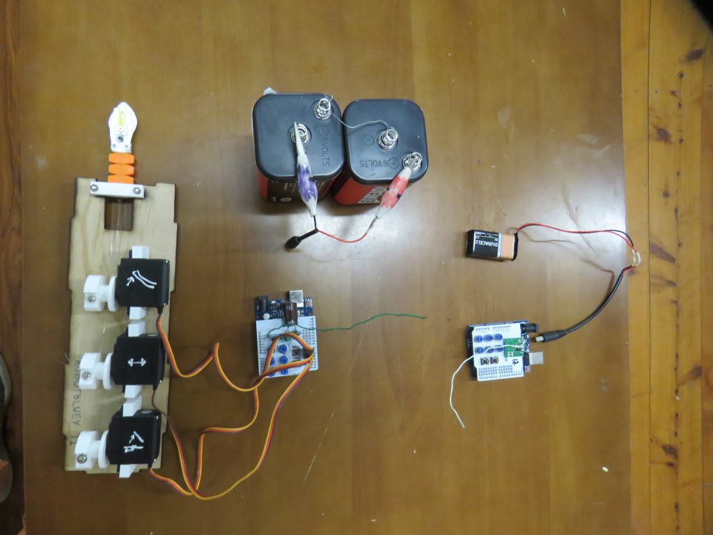 Why blue tongue? A potential deimatic display has been uncovered in ...